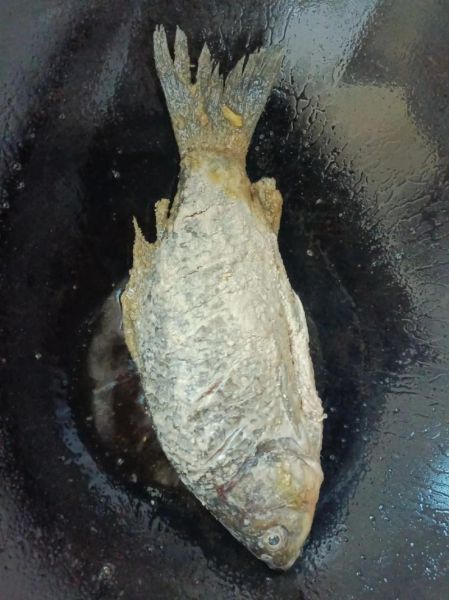 煎鱼不破皮不粘锅_煎鱼怎么不粘锅-第1张图片-山城妙识 煎鱼不破皮不粘锅_煎鱼怎么不粘锅-第1张图片-山城妙识