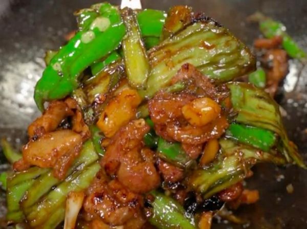 擂辣椒炒肉怎么做_擂辣椒炒肉用什么辣椒-第1张图片-山城妙识 擂辣椒炒肉怎么做_擂辣椒炒肉用什么辣椒-第1张图片-山城妙识