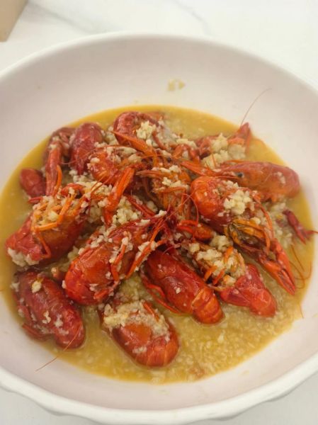 金汤蒜蓉小龙虾怎么做_蒜蓉小龙虾做法详解-第1张图片-山城妙识 金汤蒜蓉小龙虾怎么做_蒜蓉小龙虾做法详解-第1张图片-山城妙识