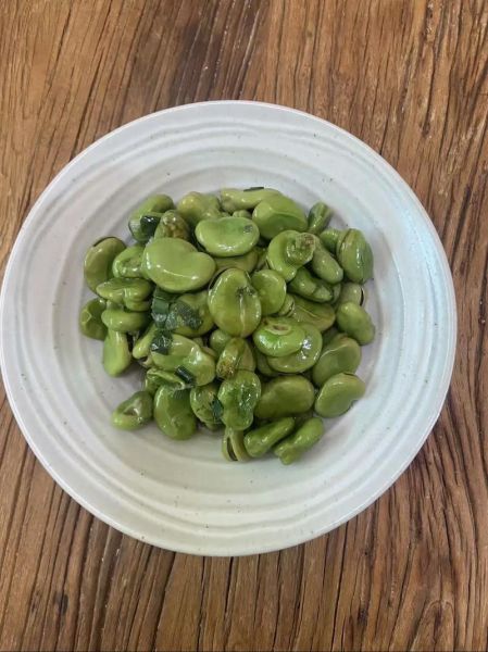 油焖蚕豆怎么做_油焖蚕豆要焯水吗-第2张图片-山城妙识 油焖蚕豆怎么做_油焖蚕豆要焯水吗-第2张图片-山城妙识