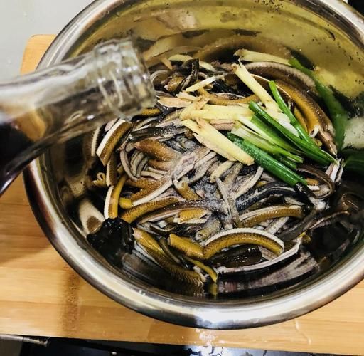 上海响油鳝丝怎么做_正宗本帮鳝丝做法-第1张图片-山城妙识 上海响油鳝丝怎么做_正宗本帮鳝丝做法-第1张图片-山城妙识