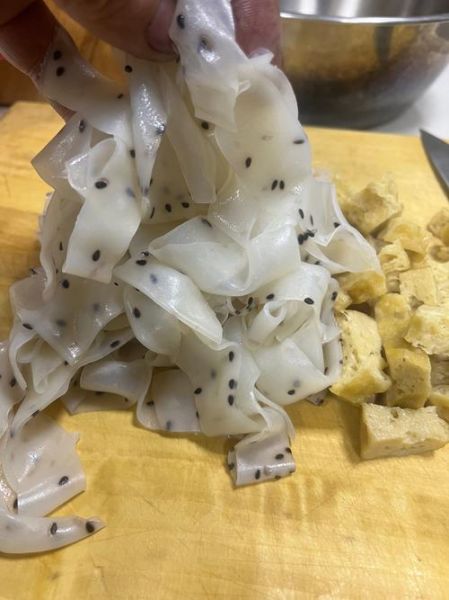 大米凉皮怎么做_大米凉皮为什么劲道-第1张图片-山城妙识 大米凉皮怎么做_大米凉皮为什么劲道-第1张图片-山城妙识