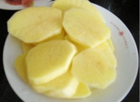 土豆片去黑眼圈敷多久_多久见效-第1张图片-山城妙识 土豆片去黑眼圈敷多久_多久见效-第1张图片-山城妙识