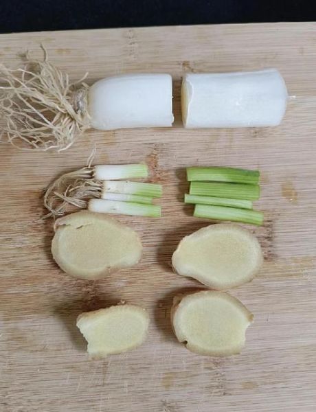 姜汤治感冒的做法_生姜红糖水怎么熬-第2张图片-山城妙识