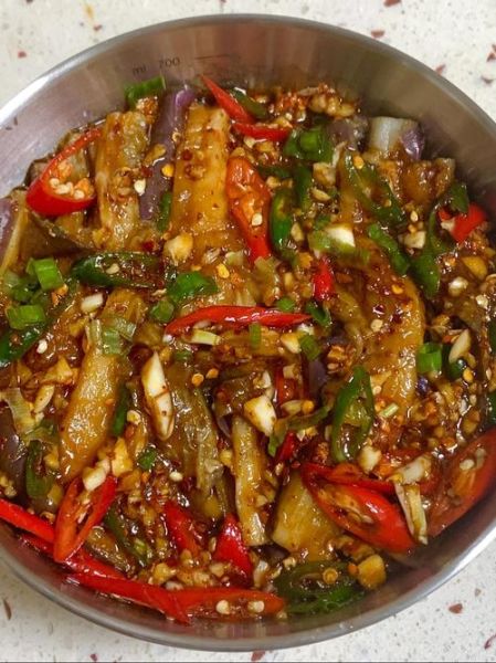 凉拌茄子怎么做_凉拌茄子最简单的做法-第1张图片-山城妙识