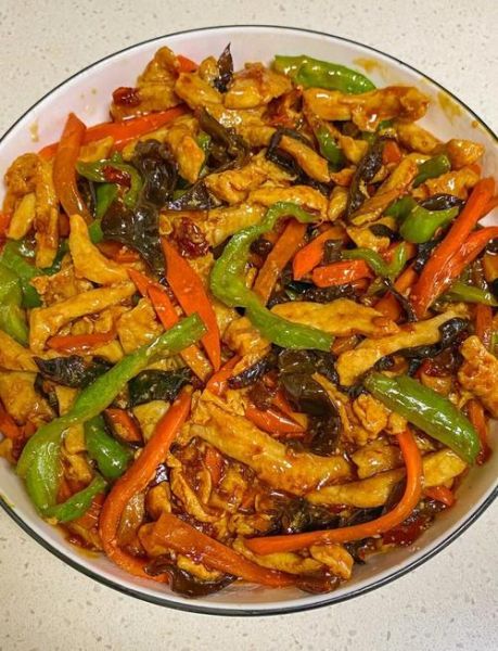 家常鱼香肉丝怎么做_鱼香肉丝需要哪些调料-第1张图片-山城妙识 家常鱼香肉丝怎么做_鱼香肉丝需要哪些调料-第1张图片-山城妙识