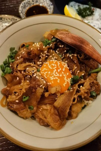 牛肉丼饭怎么做_牛肉丼饭热量高吗-第1张图片-山城妙识