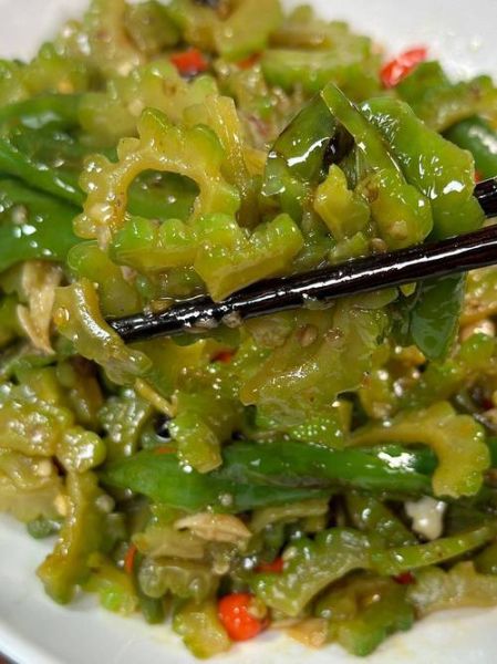 清炒苦瓜热量_减肥能吃吗-第2张图片-山城妙识 清炒苦瓜热量_减肥能吃吗-第2张图片-山城妙识