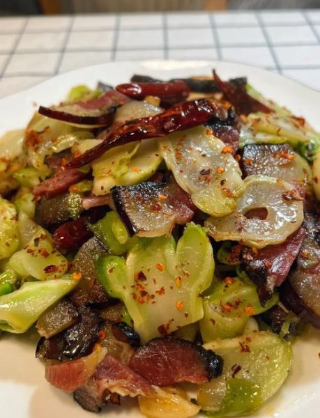 腊肉怎么炒好吃_家常腊肉做法大全-第3张图片-山城妙识