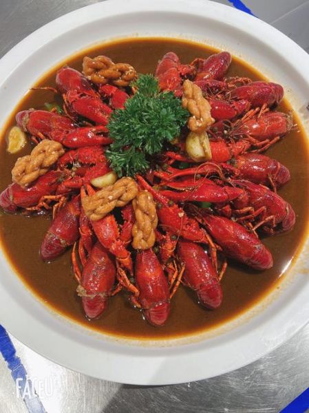 十三香小龙虾和麻辣小龙虾的区别_哪个更好吃-第2张图片-山城妙识 十三香小龙虾和麻辣小龙虾的区别_哪个更好吃-第2张图片-山城妙识