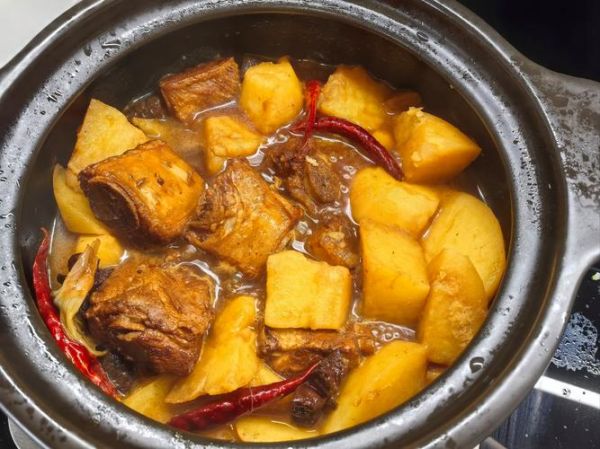 土豆炖排骨怎么做_土豆炖排骨用高压锅还是砂锅-第2张图片-山城妙识
