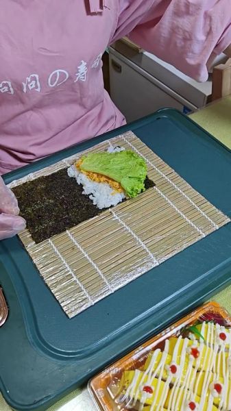 寿司怎么做最简单_零基础寿司卷做法图解-第2张图片-山城妙识 寿司怎么做最简单_零基础寿司卷做法图解-第2张图片-山城妙识