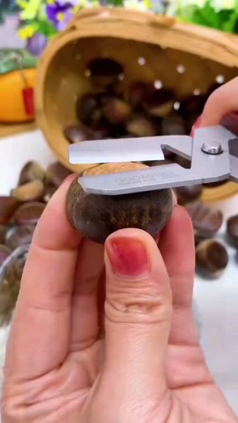 丹东大板栗怎么剥皮_丹东大板栗快速去皮技巧-第3张图片-山城妙识 丹东大板栗怎么剥皮_丹东大板栗快速去皮技巧-第3张图片-山城妙识