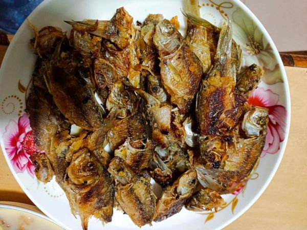 炸鲫鱼怎么炸才酥_炸鲫鱼酥脆技巧-第2张图片-山城妙识 炸鲫鱼怎么炸才酥_炸鲫鱼酥脆技巧-第2张图片-山城妙识