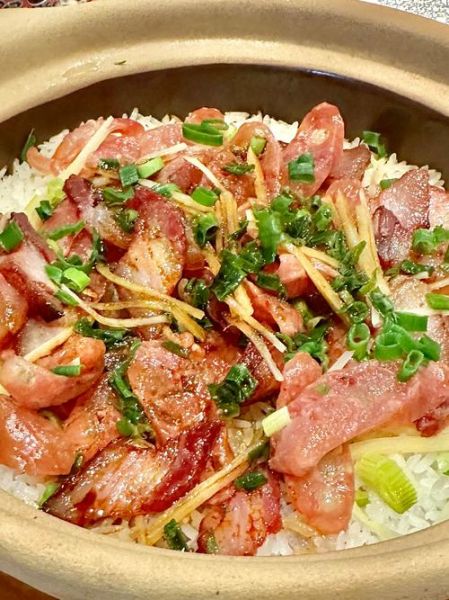 电饭煲广式煲仔饭怎么做_广式腊肠煲仔饭用电饭煲做法-第1张图片-山城妙识