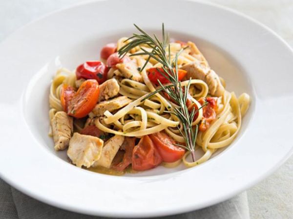 番茄鸡肉意大利面怎么做_番茄鸡肉意面需要哪些食材-第3张图片-山城妙识