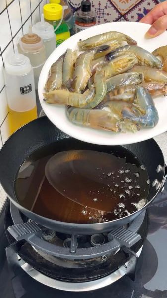 椒盐罗氏虾怎么做_椒盐罗氏虾做法步骤-第1张图片-山城妙识 椒盐罗氏虾怎么做_椒盐罗氏虾做法步骤-第1张图片-山城妙识