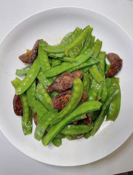 荷兰豆炒腊肠怎么炒才脆_荷兰豆炒腊肠用焯水吗-第1张图片-山城妙识 荷兰豆炒腊肠怎么炒才脆_荷兰豆炒腊肠用焯水吗-第1张图片-山城妙识