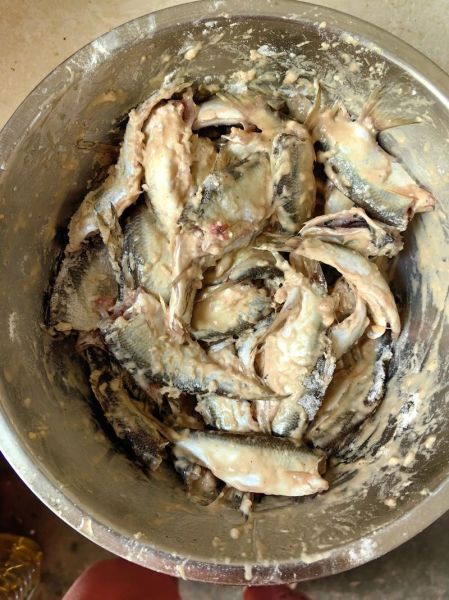 怎么炸鱼不粘锅不掉皮_炸鱼不破皮的小窍门-第3张图片-山城妙识 怎么炸鱼不粘锅不掉皮_炸鱼不破皮的小窍门-第3张图片-山城妙识