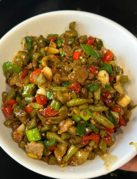 酸豇豆炒肉末怎么做_酸豇豆炒肉末的家常做法-第1张图片-山城妙识