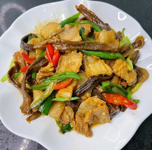 蘑菇炒什么好吃又简单_家常蘑菇炒肉怎么做-第1张图片-山城妙识