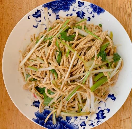 凉拌豆腐丝怎么做好吃_凉拌豆腐丝热量高吗-第1张图片-山城妙识