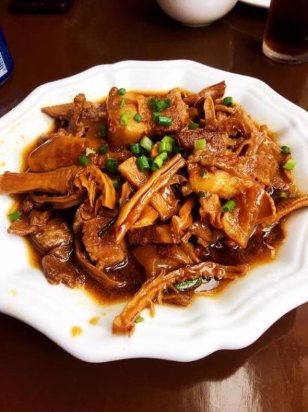 笋干烧肉怎么做最好吃_笋干烧肉先焯水还是直接炒-第1张图片-山城妙识 笋干烧肉怎么做最好吃_笋干烧肉先焯水还是直接炒-第1张图片-山城妙识