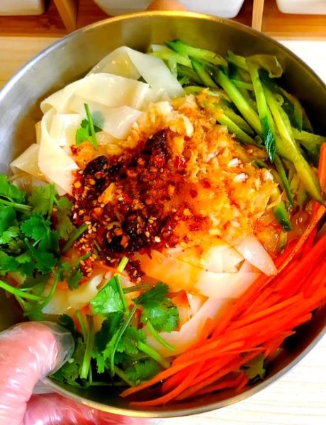 小麦淀粉和面粉的区别_哪个更适合做凉皮-第1张图片-山城妙识 小麦淀粉和面粉的区别_哪个更适合做凉皮-第1张图片-山城妙识