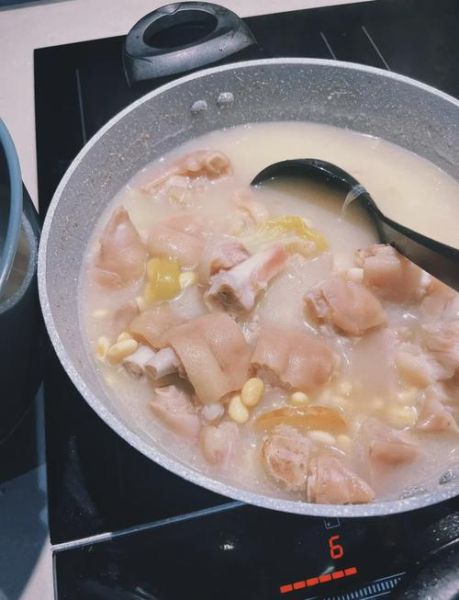 猪蹄汤怎么做_猪蹄汤去腥增香的秘诀-第2张图片-山城妙识