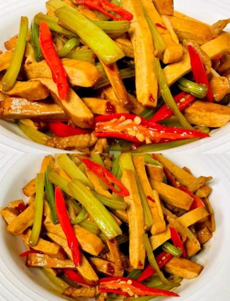 芹菜炒豆腐干怎么做_芹菜炒豆腐干热量高吗-第1张图片-山城妙识 芹菜炒豆腐干怎么做_芹菜炒豆腐干热量高吗-第1张图片-山城妙识