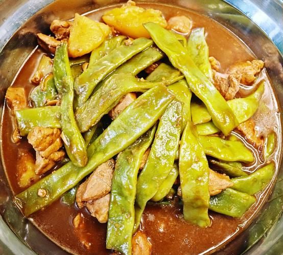 东北豆角炖土豆怎么做_东北豆角炖土豆用不用焯水-第1张图片-山城妙识