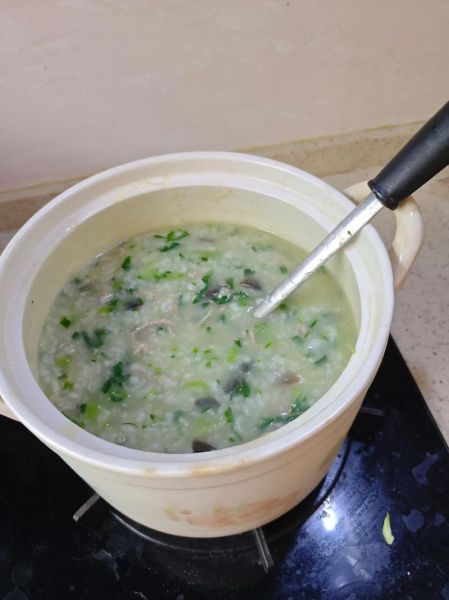 皮蛋瘦肉粥怎么做才浓稠_皮蛋瘦肉粥口感秘诀-第3张图片-山城妙识