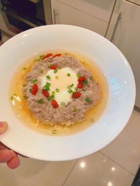 上海肉饼子蒸蛋怎么做_蒸多久才嫩滑-第1张图片-山城妙识 上海肉饼子蒸蛋怎么做_蒸多久才嫩滑-第1张图片-山城妙识