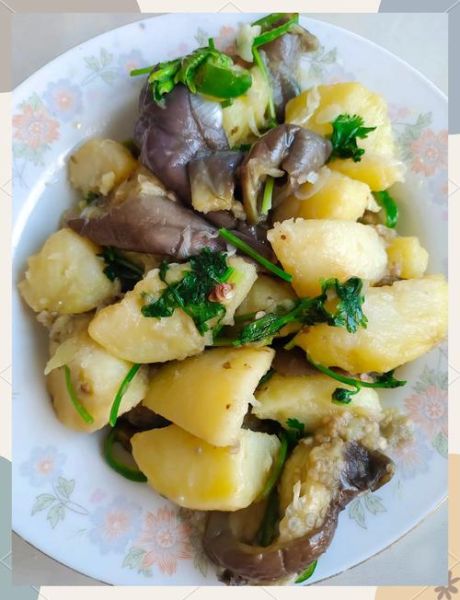 土豆烧茄子怎么做才好吃_茄子不吸油的秘诀-第1张图片-山城妙识