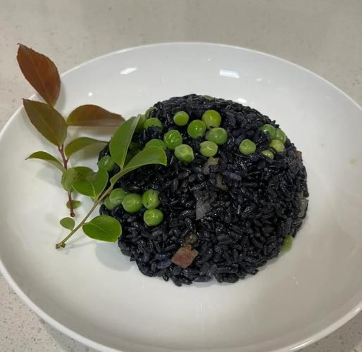 乌米饭的做法和配料_乌米饭怎么做才黑得发亮-第1张图片-山城妙识 乌米饭的做法和配料_乌米饭怎么做才黑得发亮-第1张图片-山城妙识