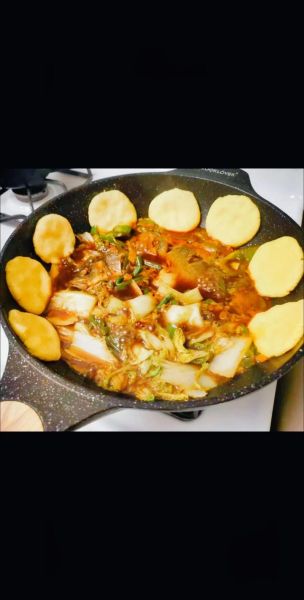 铁锅炖鱼贴饼子怎么做_贴饼子用什么面最好-第2张图片-山城妙识