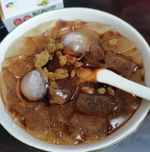 手工冰粉的做法与比例_冰粉水和石灰水怎么调-第1张图片-山城妙识