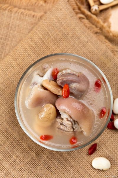 猪蹄和什么一起炖最好吃_猪蹄炖什么最香最软烂-第3张图片-山城妙识