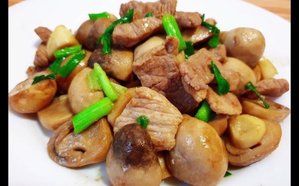 新鲜草菇怎么做好吃_草菇炒什么最香-第3张图片-山城妙识