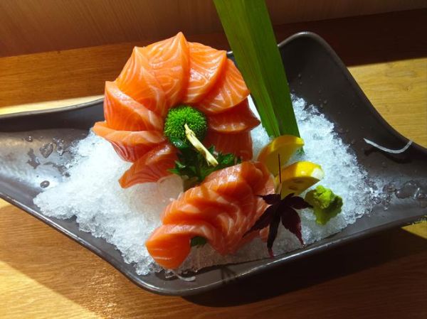 淡水三文鱼能生吃吗_淡水三文鱼刺身安全吗-第2张图片-山城妙识