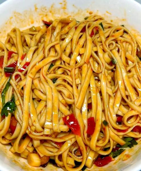 拌面怎么做简单又好吃_家常拌面调料怎么配-第2张图片-山城妙识 拌面怎么做简单又好吃_家常拌面调料怎么配-第2张图片-山城妙识