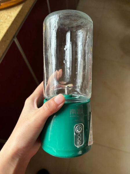 小型水果榨汁机怎么用_第一次用要注意什么-第1张图片-山城妙识