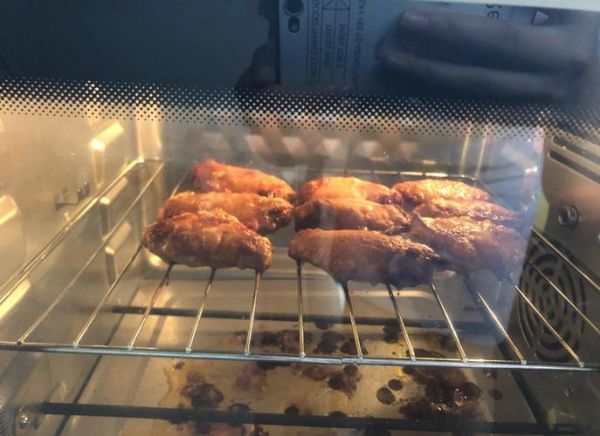 烤箱烤鸡翅温度和时间是多少_鸡翅怎么烤才外焦里嫩-第2张图片-山城妙识 烤箱烤鸡翅温度和时间是多少_鸡翅怎么烤才外焦里嫩-第2张图片-山城妙识