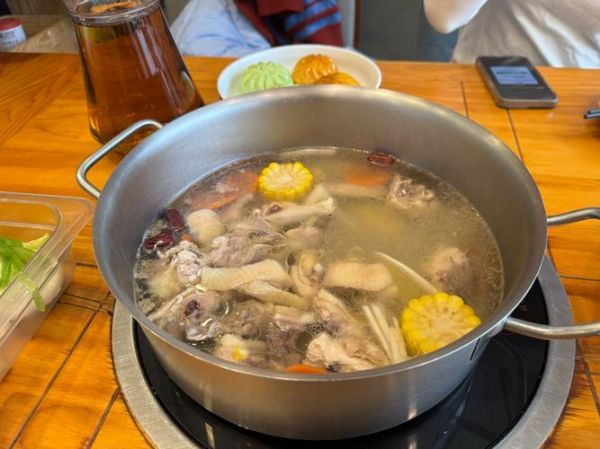 椰子鸡火锅菜单有哪些_椰子鸡火锅怎么吃最正宗-第2张图片-山城妙识 椰子鸡火锅菜单有哪些_椰子鸡火锅怎么吃最正宗-第2张图片-山城妙识