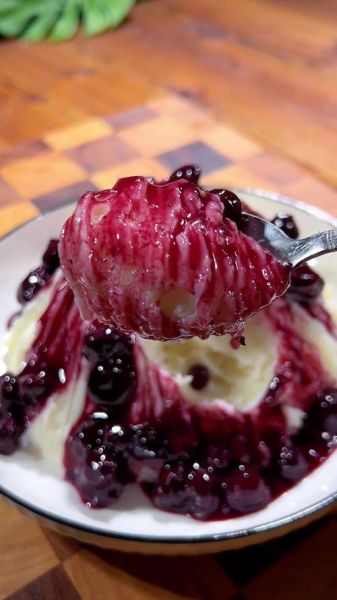 蓝莓山药泥怎么摆盘好看_蓝莓山药泥花样造型教程-第2张图片-山城妙识 蓝莓山药泥怎么摆盘好看_蓝莓山药泥花样造型教程-第2张图片-山城妙识