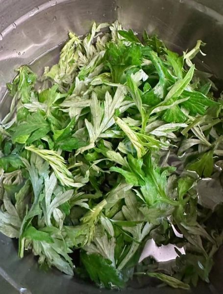 清明团子怎么做_青团不塌馅不裂的窍门-第1张图片-山城妙识