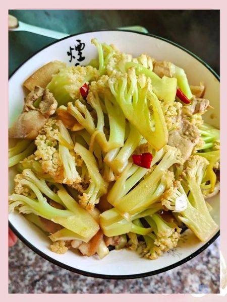 花菜怎么做好吃_花菜炒肉图解-第1张图片-山城妙识