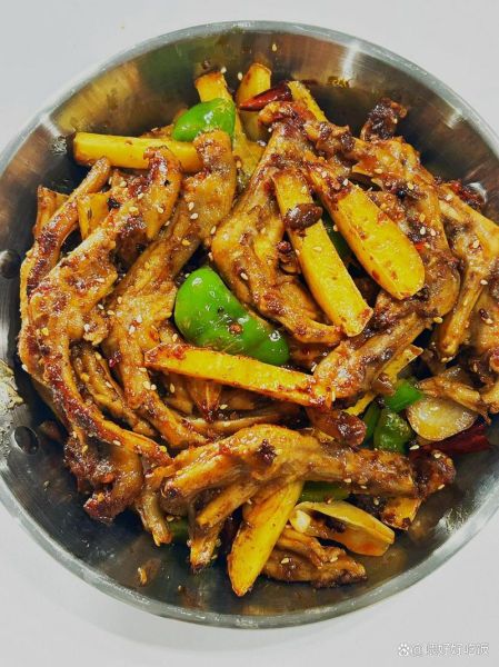 干锅鸭掌怎么做好吃又简单_干锅鸭掌家常做法-第2张图片-山城妙识