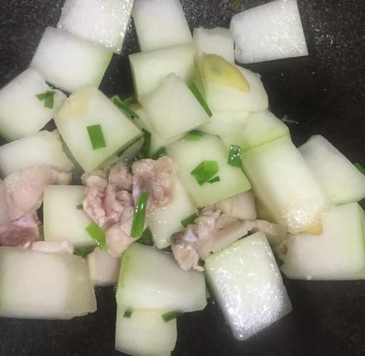 冬瓜烧肉怎么做好吃_冬瓜烧肉的家常做法-第2张图片-山城妙识