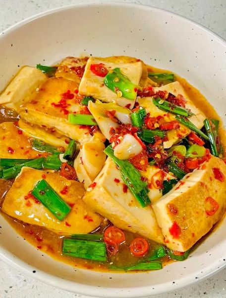 蒜苗炒油豆腐怎么做_油豆腐怎么炒才入味-第3张图片-山城妙识